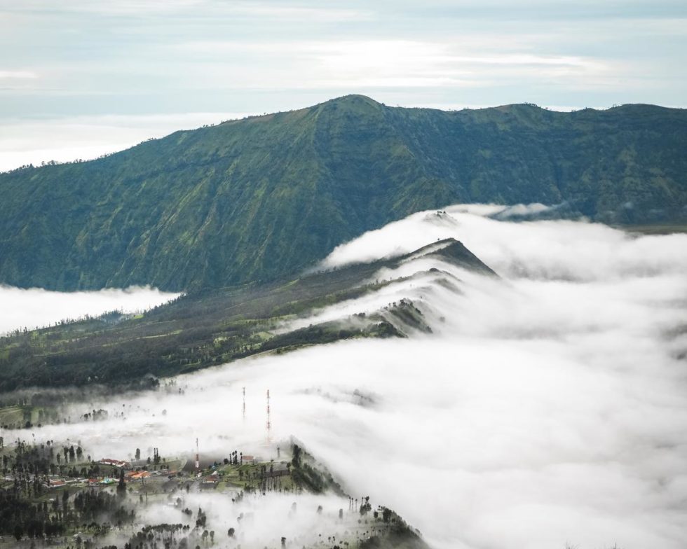 How to Visit Mount Bromo at Sunrise: Complete Guide - Hungariandreamers