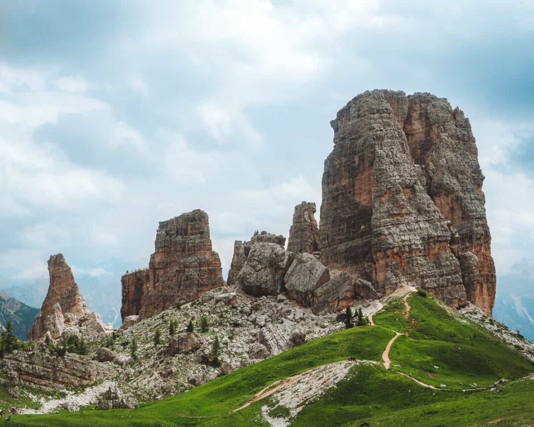 Cinque Torri Loop Hike in the Dolomites - Hungariandreamers