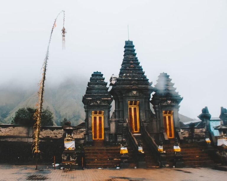 How to Visit Mount Bromo at Sunrise: Complete Guide - Hungariandreamers