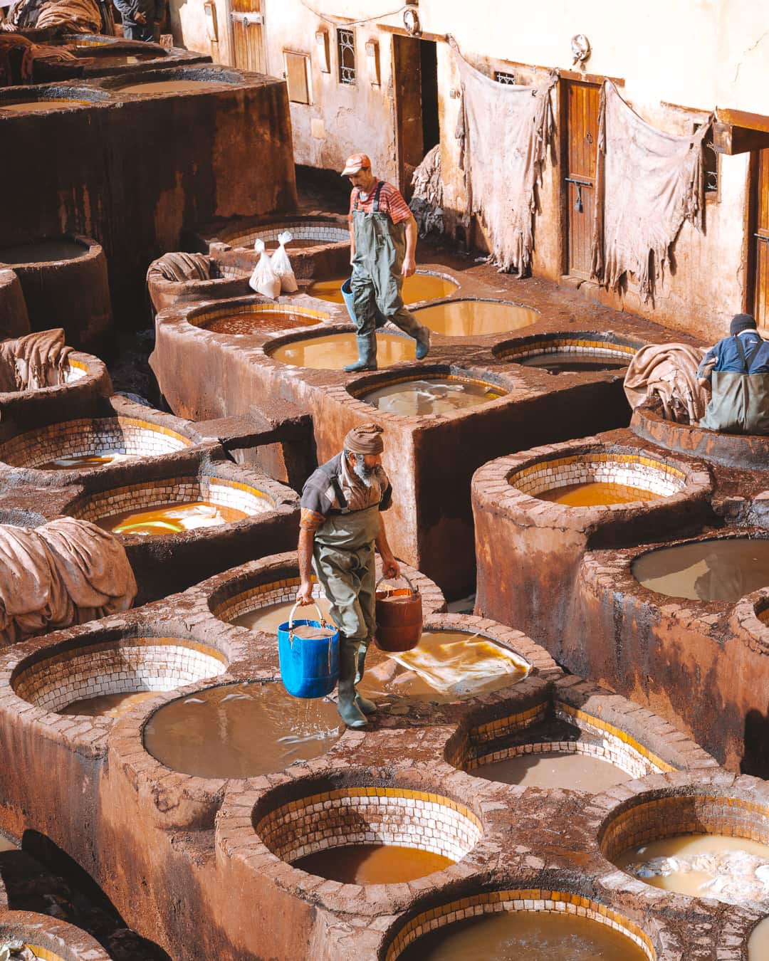 How to Visit Chouara Tannery in Fes, Morocco - Hungariandreamers