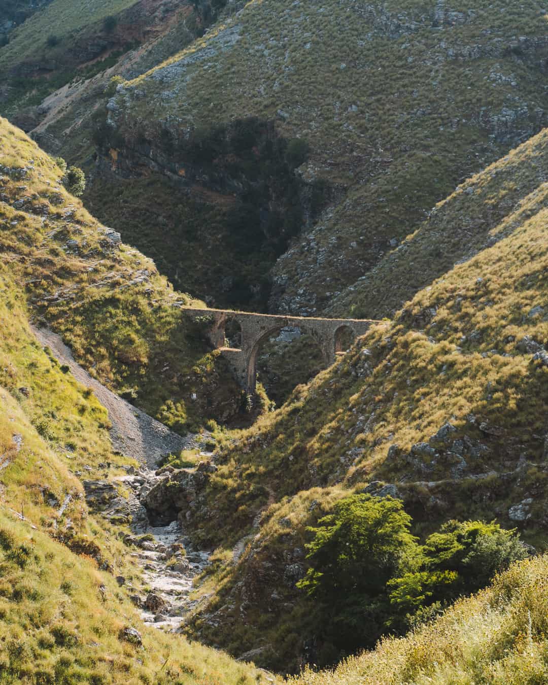 How to Hike to the Ali Pasha Bridge in Gjirokastra - Hungariandreamers